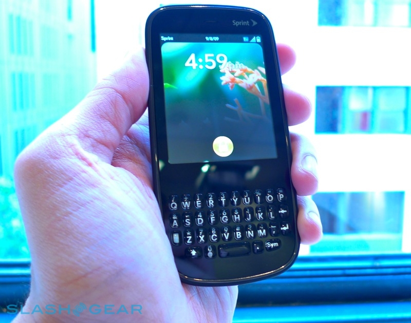 Palm Pixi Powered By WebOS [Hands-On]
