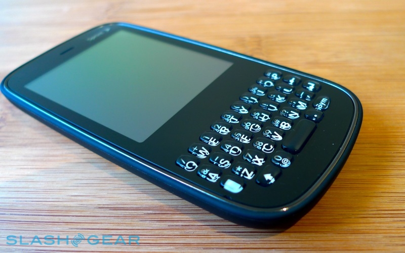 Palm Pixi Powered By WebOS [Hands-On]