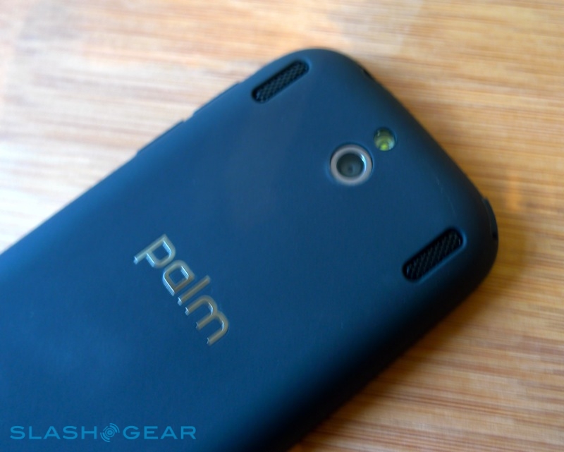 Palm Pixi Powered By WebOS [Hands-On]