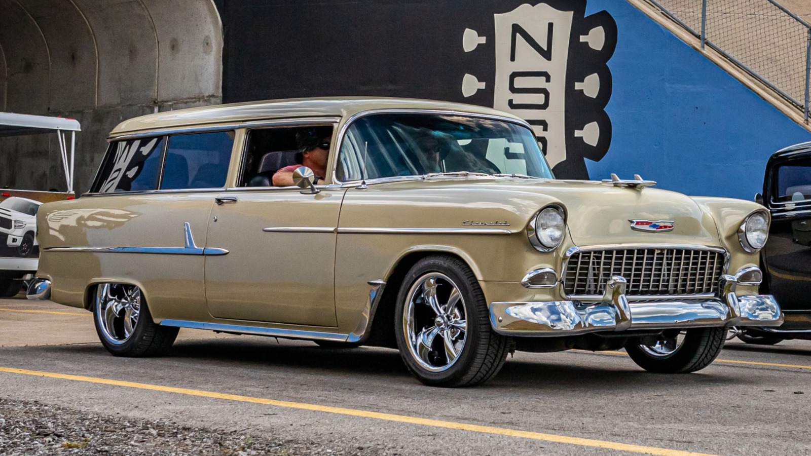 10 Discontinued Station Wagons We Want To See Make A Comeback