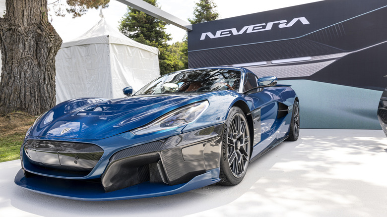 15 Fastest Production Cars In The World, Ranked.