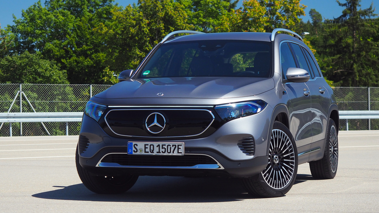 2022 Mercedes-Benz EQB SUV First Drive: Entry-Level Electric Feels ...