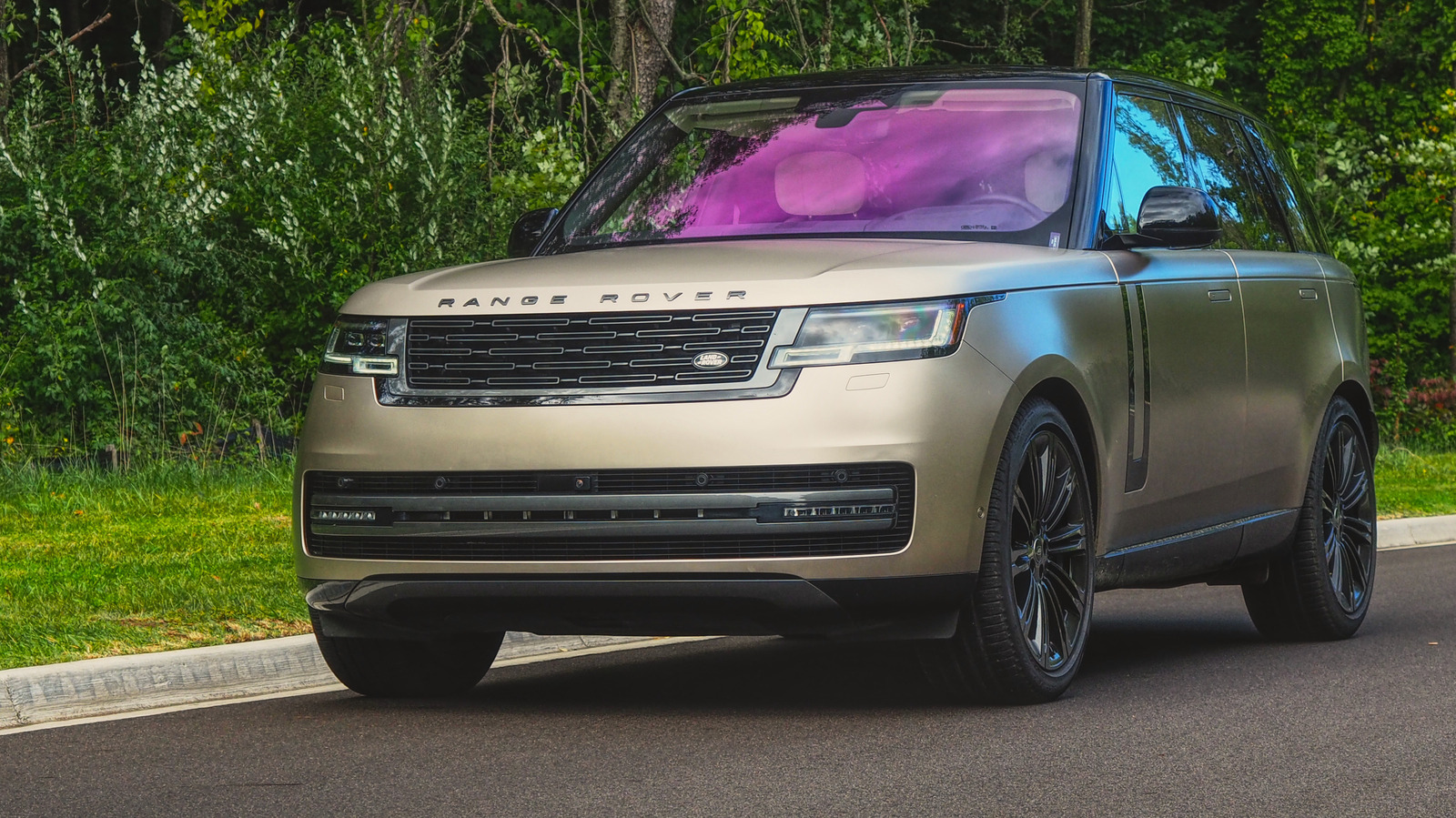 2022 Range Rover Review: Luxury SUV Is Subtly Splendid