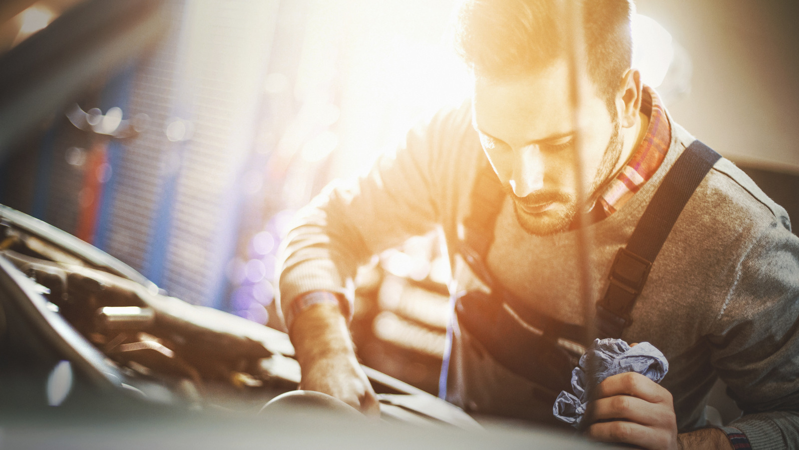 Eli Becht - Journalist Profile - Intelligent Relations