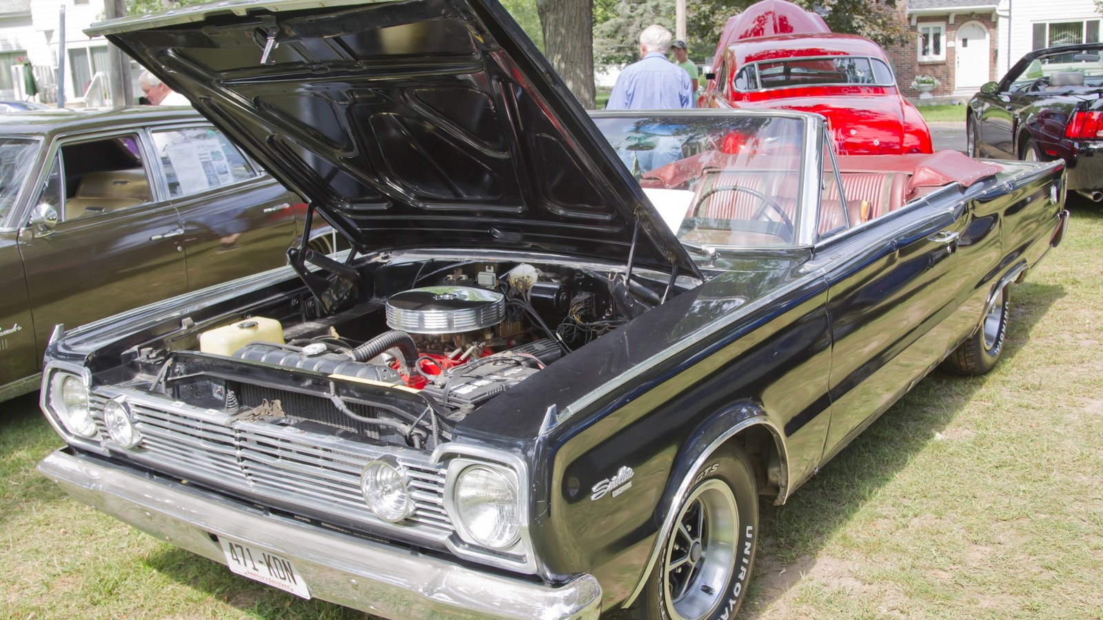 5 Cars You Might Not Realize Came With A HEMI Engine