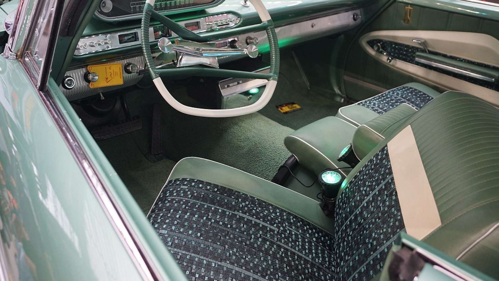 Monte Carlo Factory Swivel Seats
