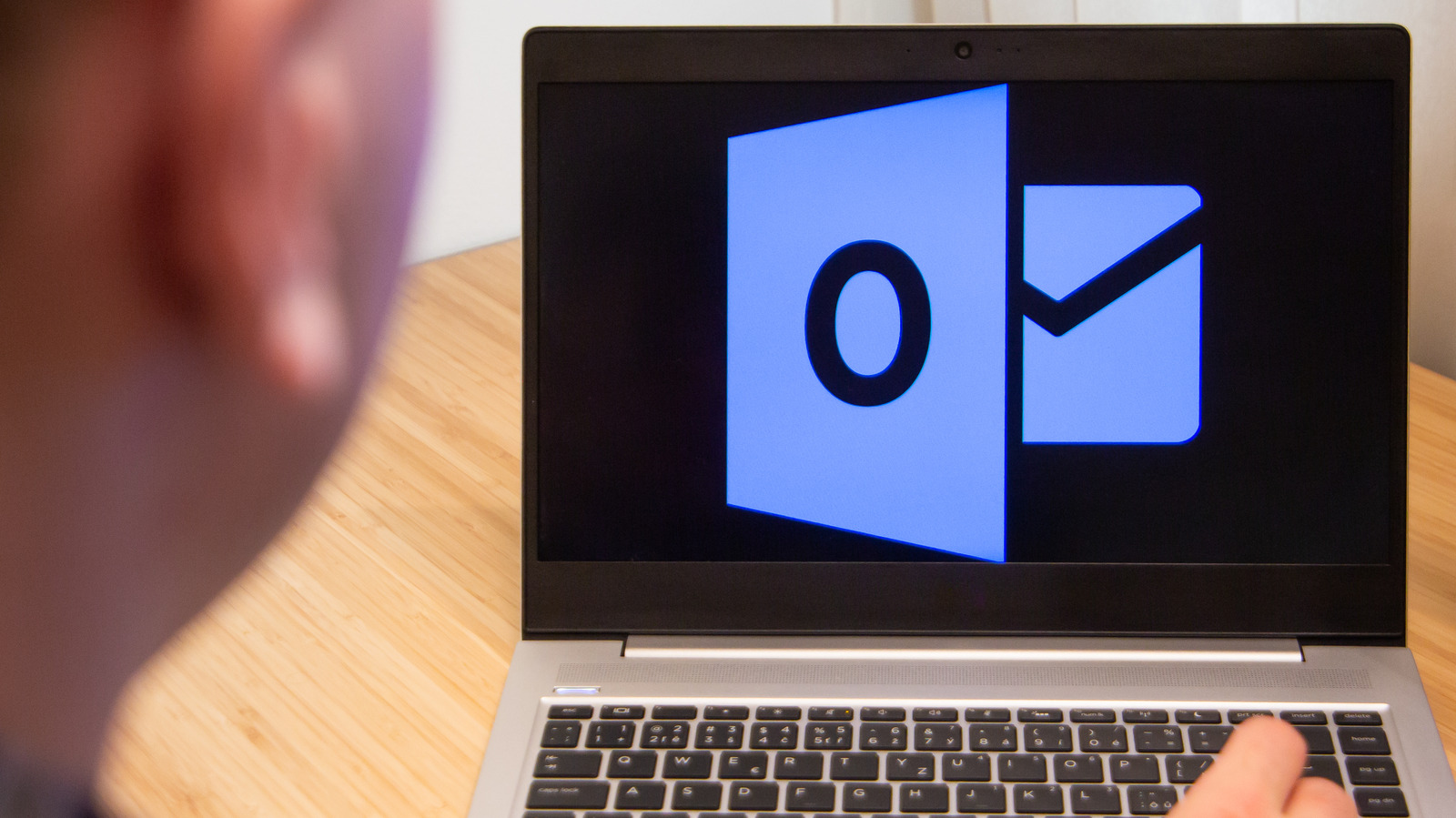 5 Easy Microsoft Outlook Shortcuts That Will Increase Productivity