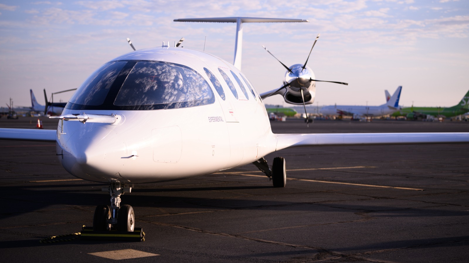 5 Electric Planes That Will Take You To The Skies Soon