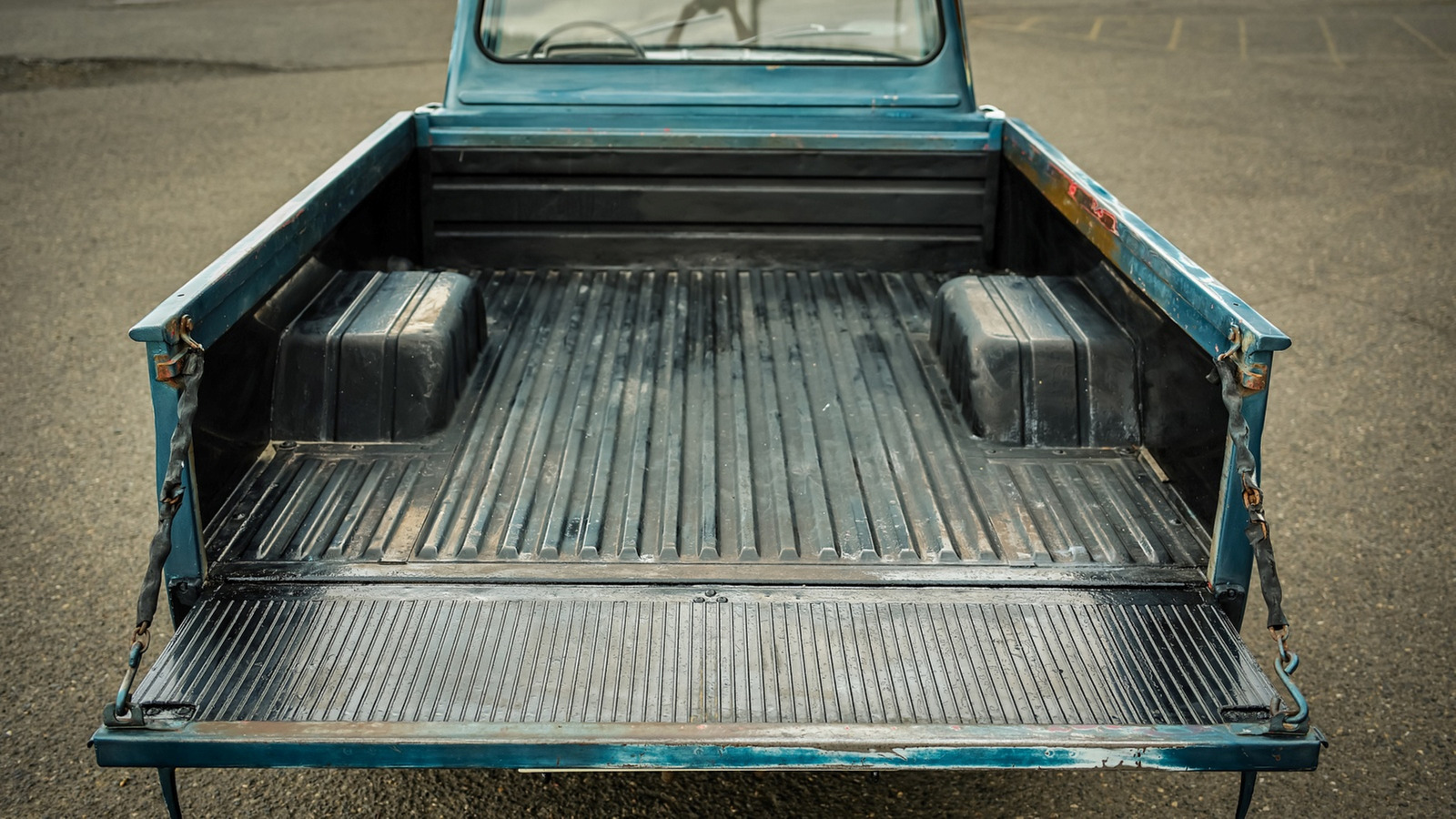 5 Must-Know Tips And Tricks For Cleaning The Bed Of Your Truck