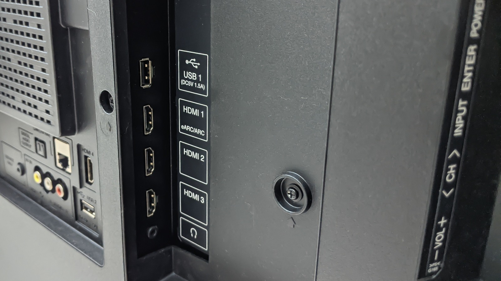 5 Ways To Use Your TV's USB Ports