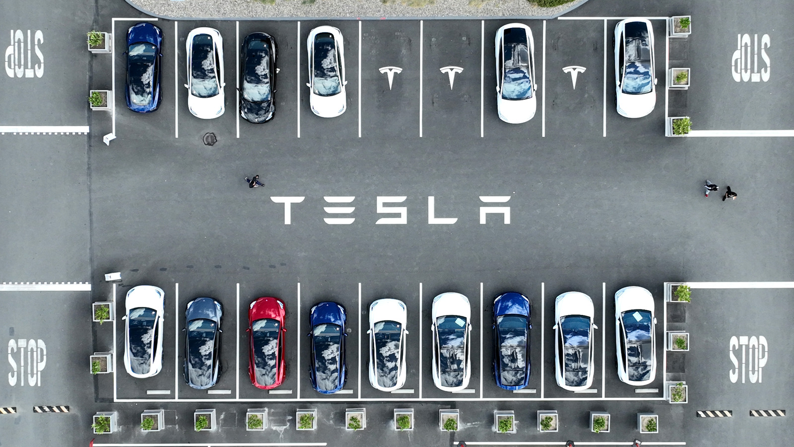 9 Of The Most Dangerous Reasons For Tesla Recalls So Far