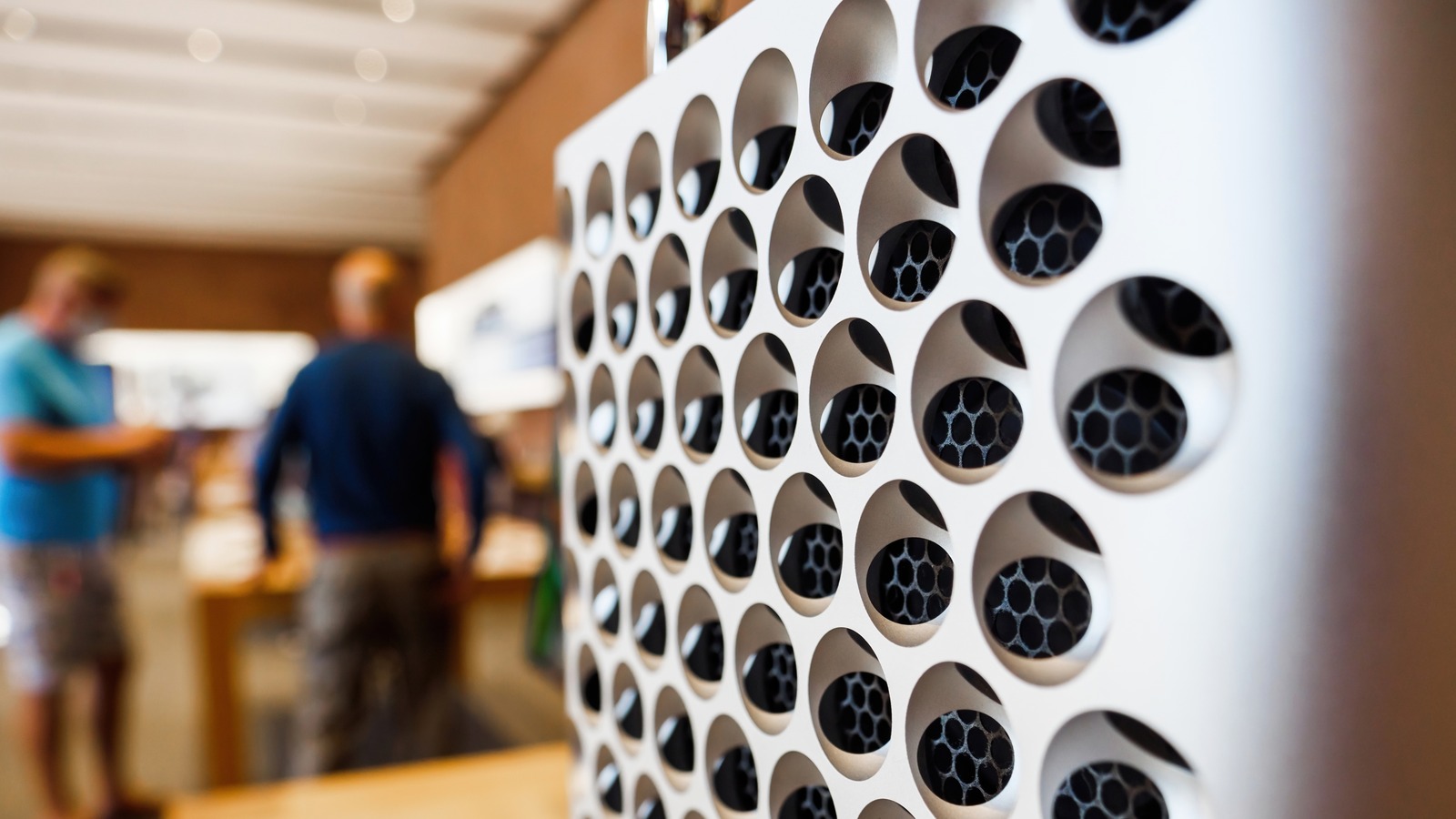 Stealth Electric’s 50 mph bikes blur the line between motorcycle and ...