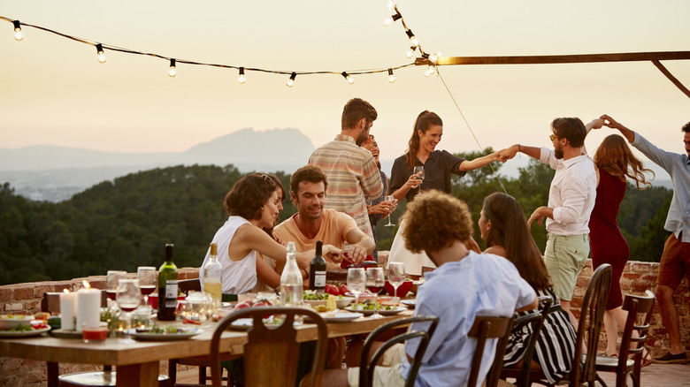 The 6 Best Apps To Help You Make New Friends