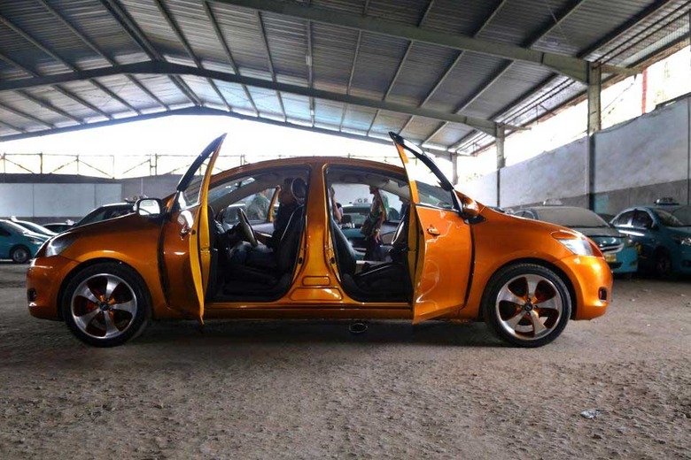 Bizarre Toyota Has Two Motors, Two Front Ends - SlashGear