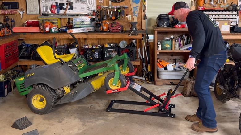 Can You Use A Car Jack To Lift A Lawn Mower?