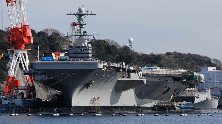 How Many People Are On The USS George Washington (CVN 73) & Where's Its ...