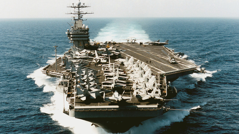 How Many People Are On The USS George Washington (CVN 73) & Where's Its ...