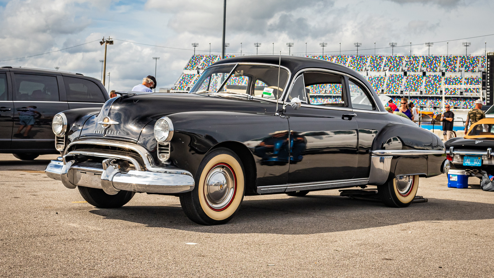 Everything To Know About The Oldsmobile Rocket 88 V8 Engine