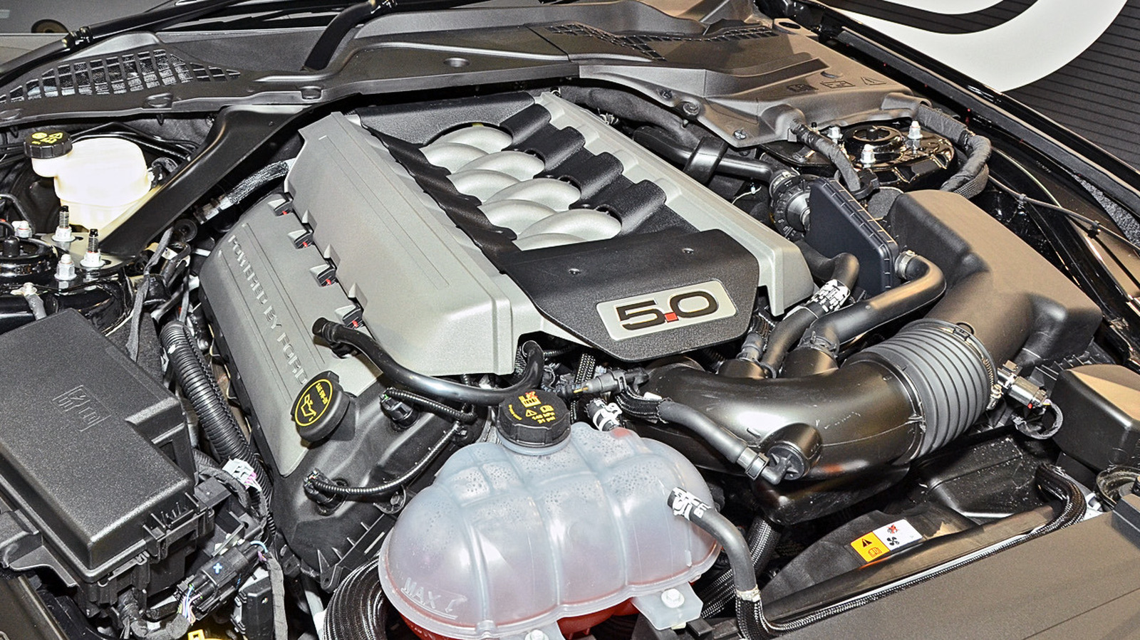 Flat-Plane Vs. Cross-Plane Engine Cranks: The Biggest Differences Explained