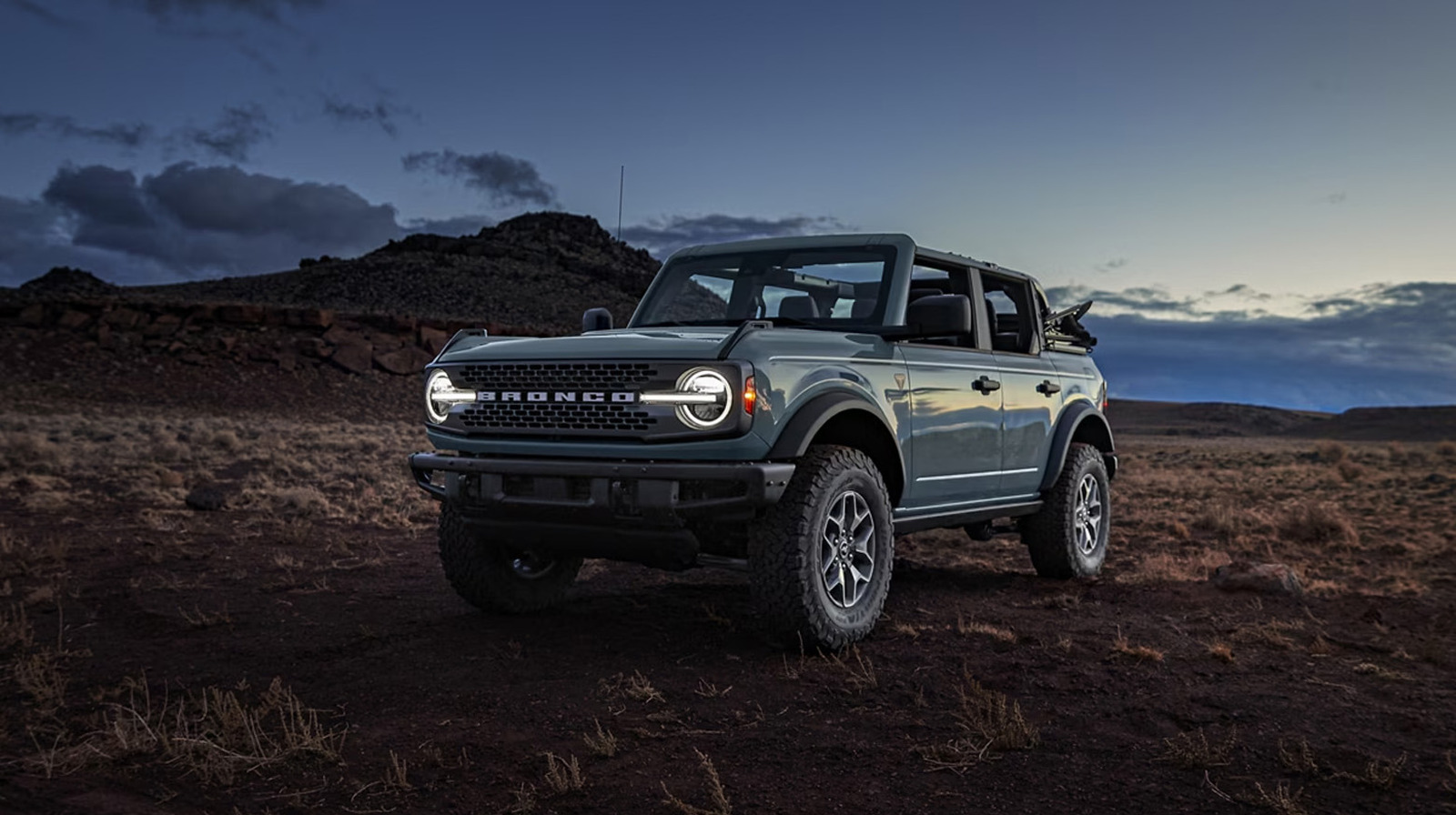 Ford Bronco Raptor Vs Bronco Badlands: What's The Difference?