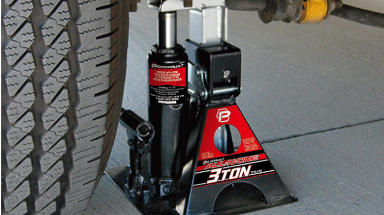 Garage Essentials: The Eight Best Floor Jacks To Lift Your Car Safely ...