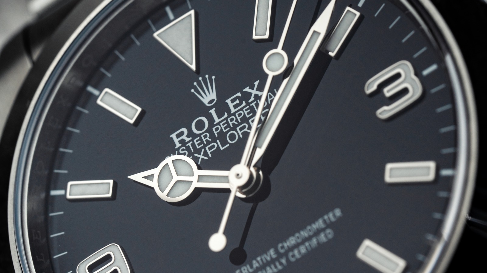 Here's How A Rolex Watch Runs Without A Battery