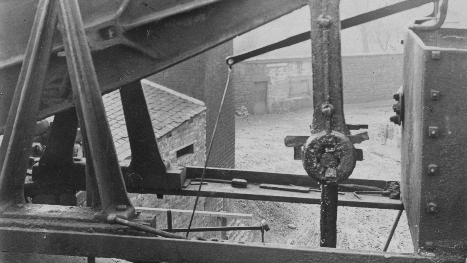 Here's How The World's First Steam Engines Worked