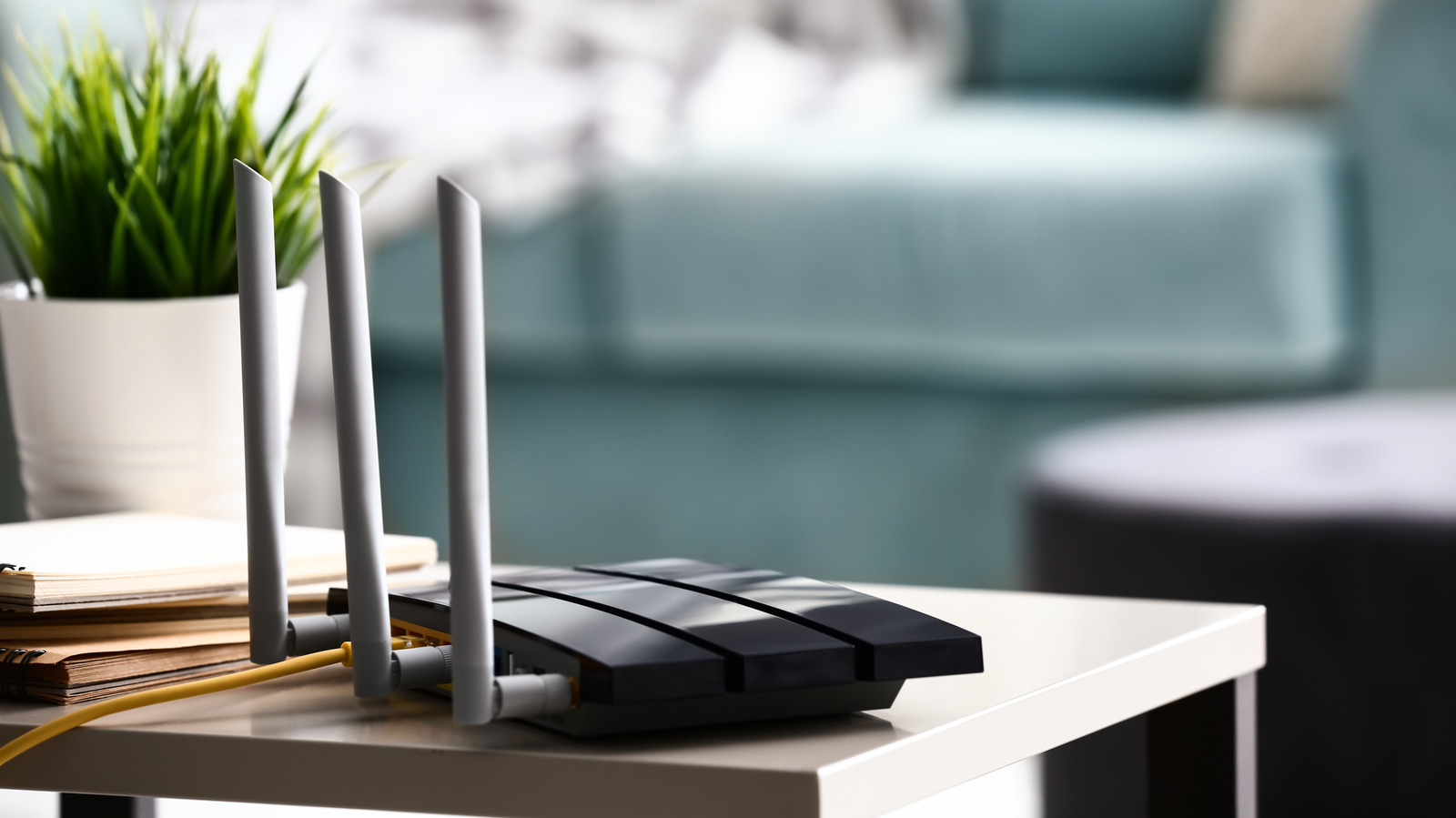 Here's Why You Might Want To Replace Your Wi-Fi Router's Antennas