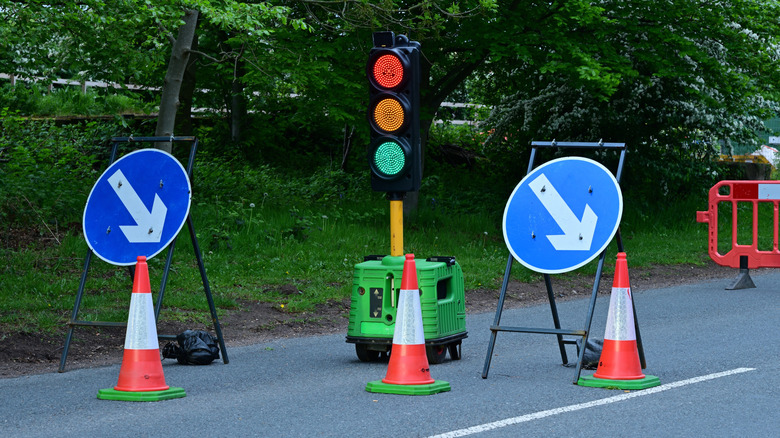 How Do Temporary Traffic Lights Work?