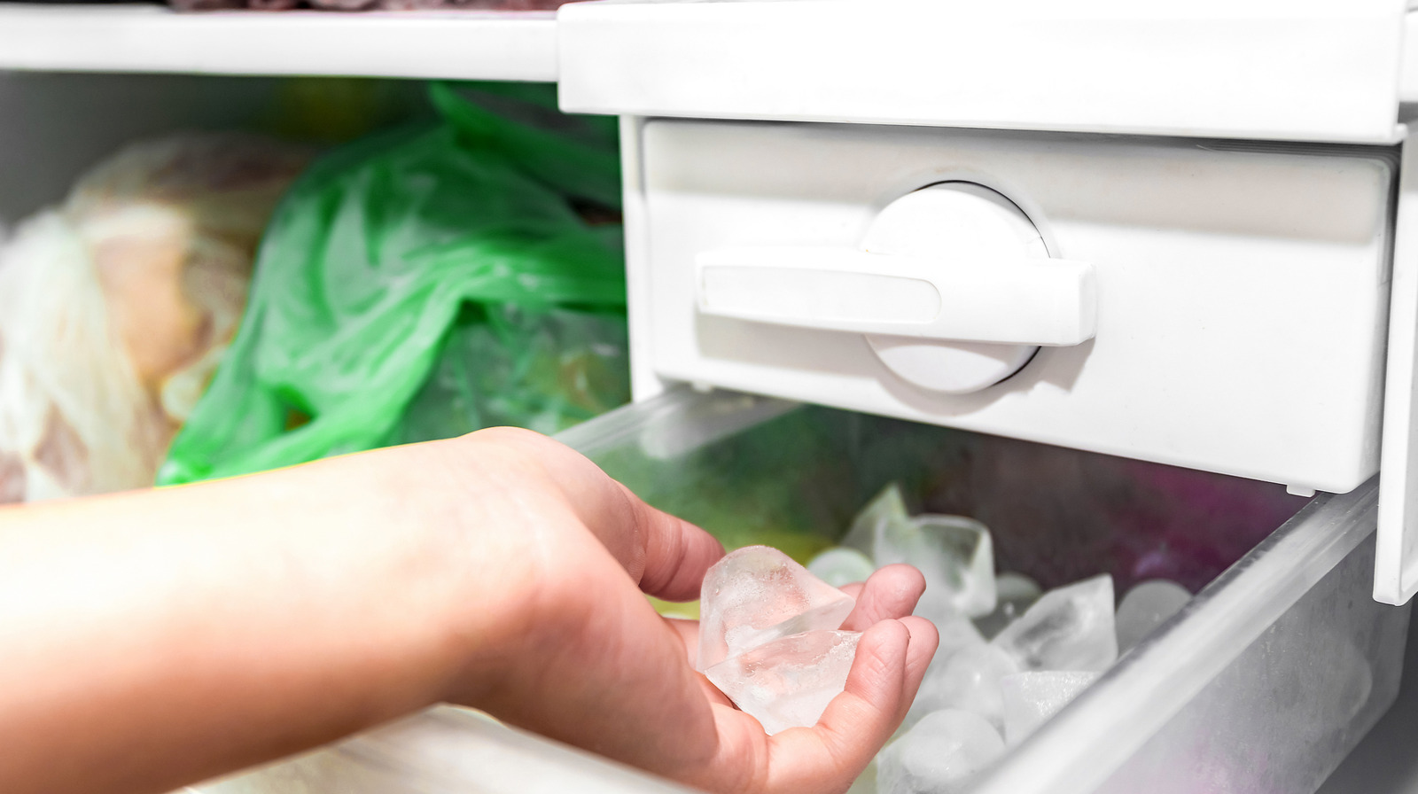 How Does A Fridge's Icemaker Work? A Look At The Tech Behind It All