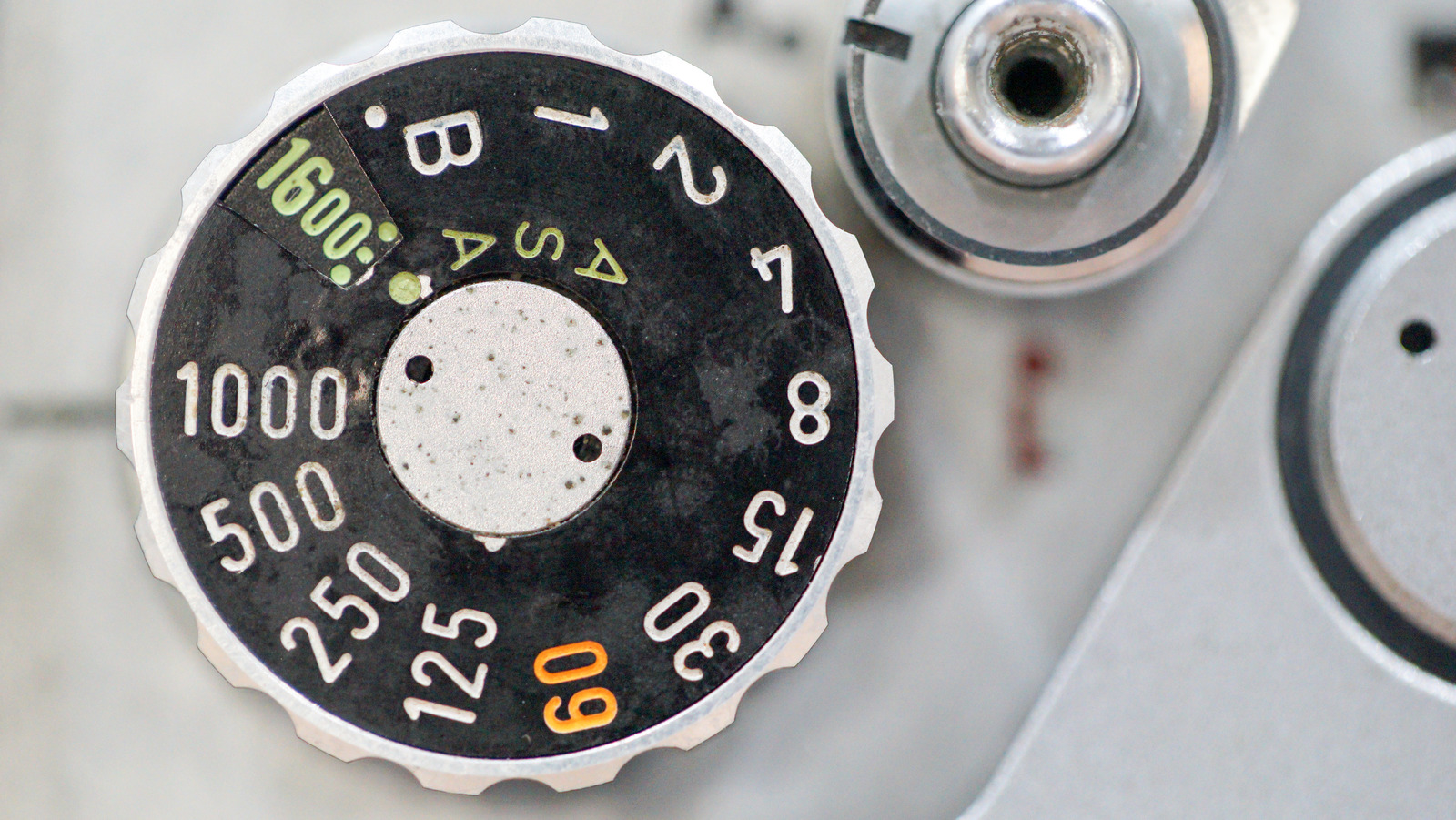 How Does Your Camera's ISO Affect Your Photos (And What Do The Letters ...