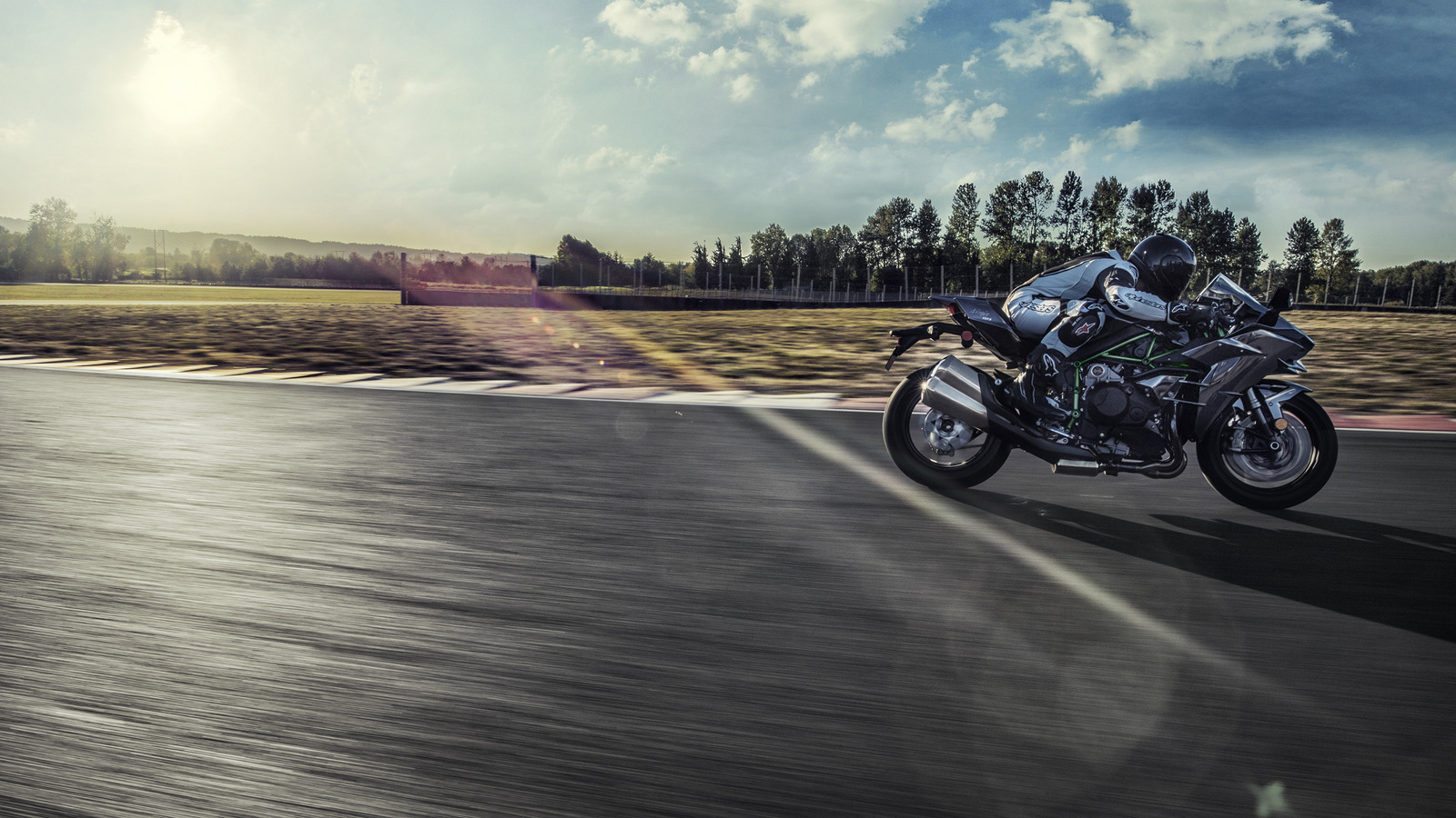 How Fast Is The Kawasaki Ninja H2R? A Look At Its Top Speed And ...