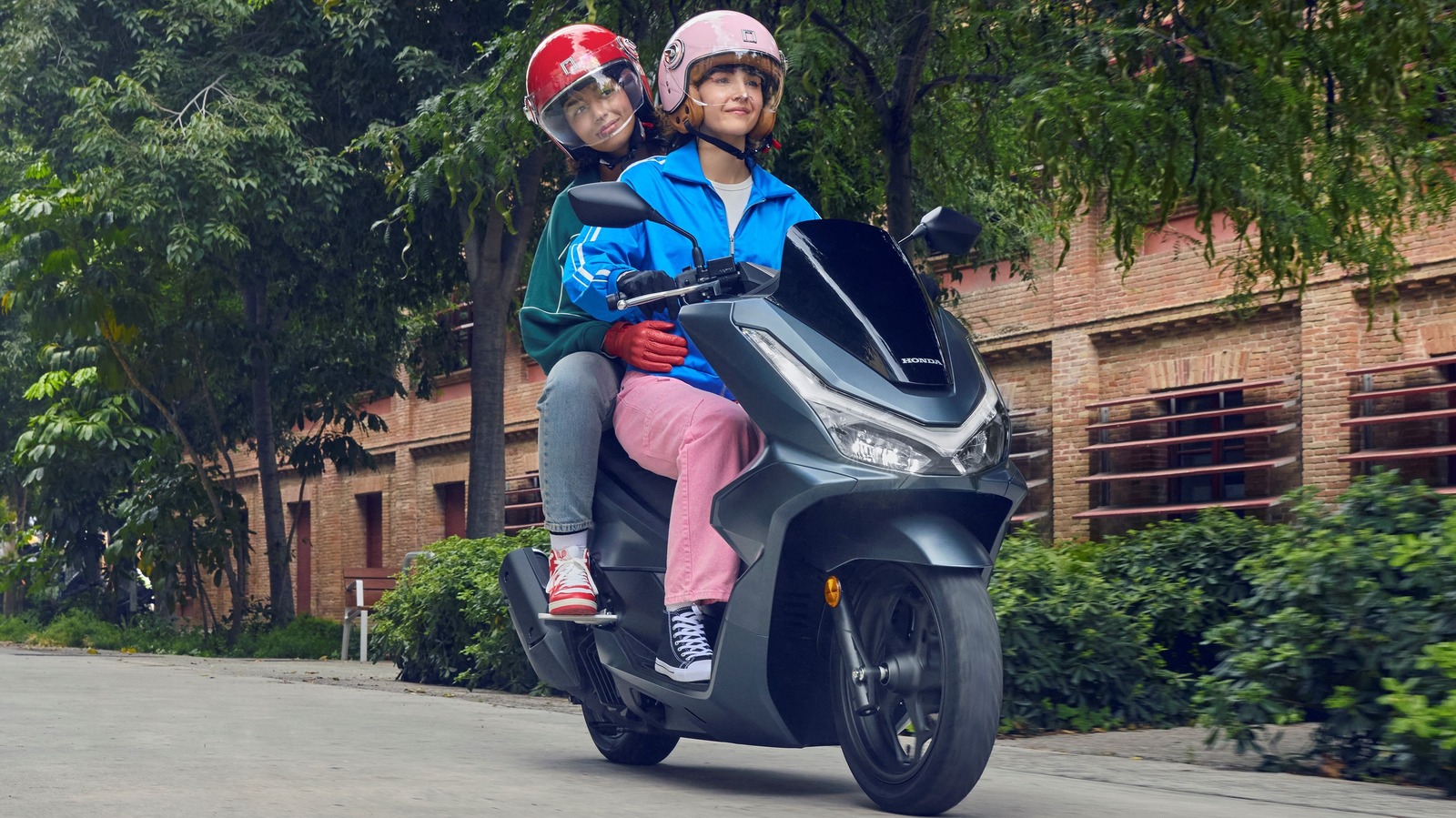 How Fast Will A Honda PCX Scooter Go? (And How Much Does It Cost?)