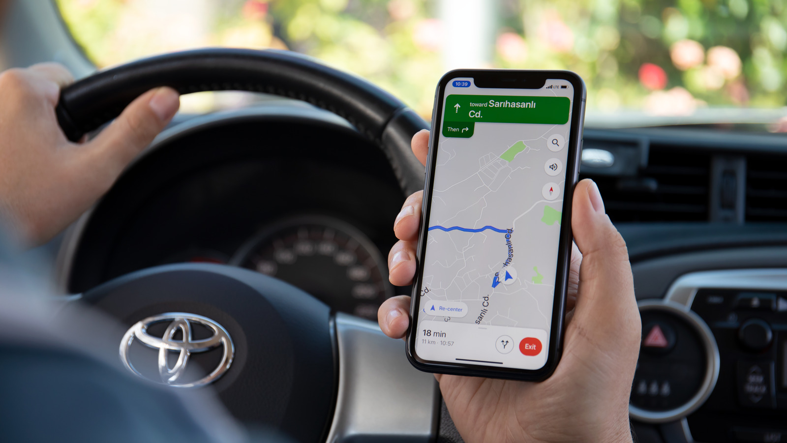 How To Report Problems On The Road In Google Maps App
