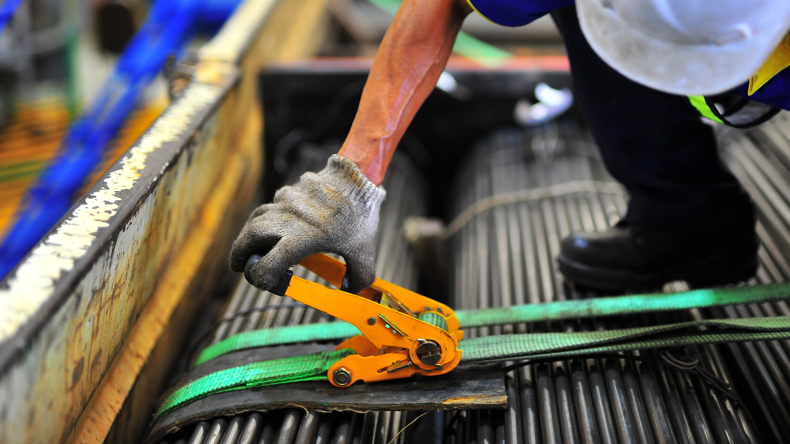 How To Set Up And Use Ratchet Straps: A Complete Guide