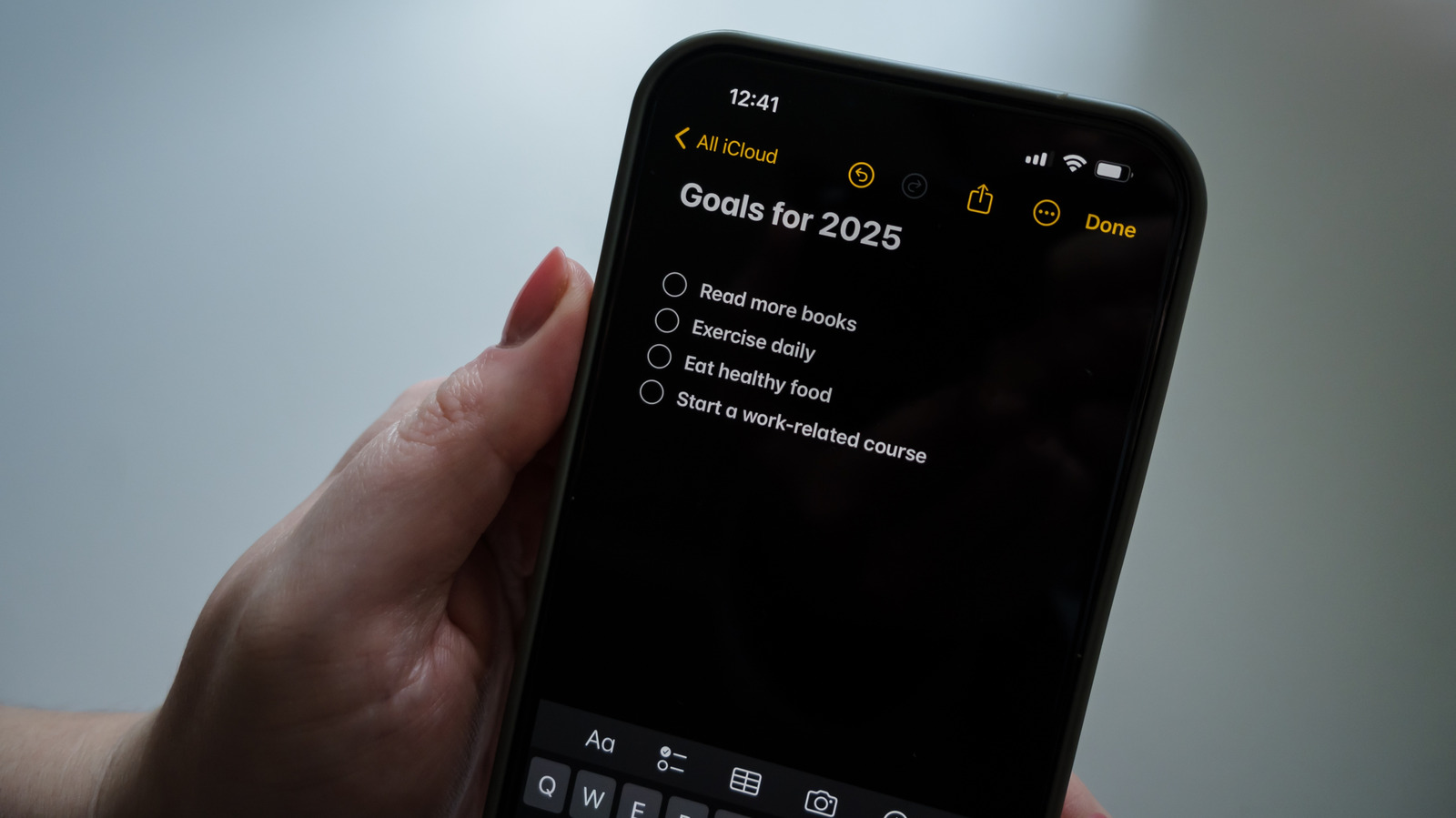 How To Share A Note With Someone On iPhone