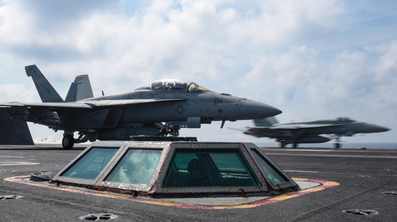 Investigation Shows How This US Aircraft Carrier Dumped A $60M Jet Into ...
