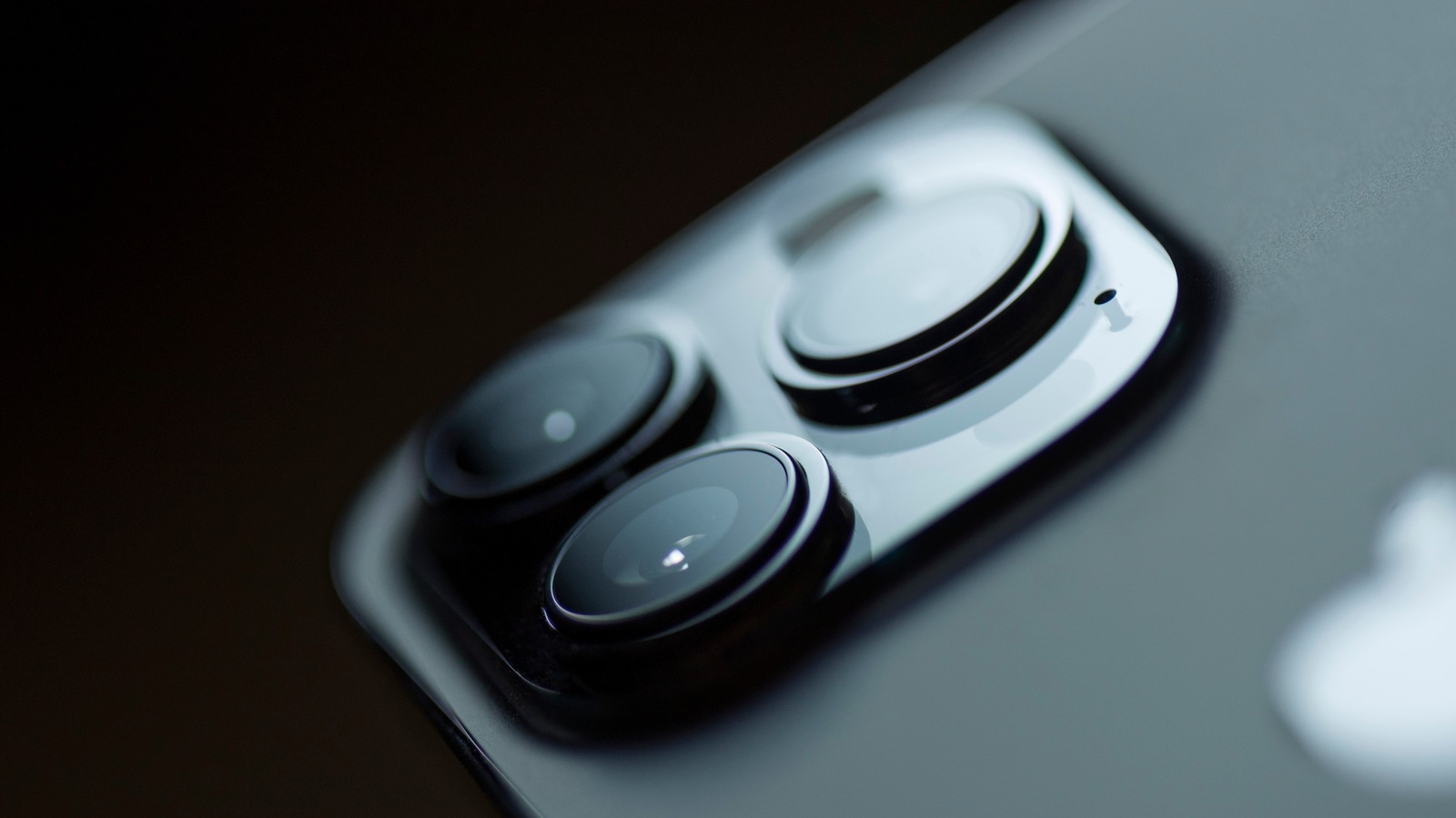 iPhone 14 Leak Alleges Camera Lens Quality Issues, But Impact May Be ...