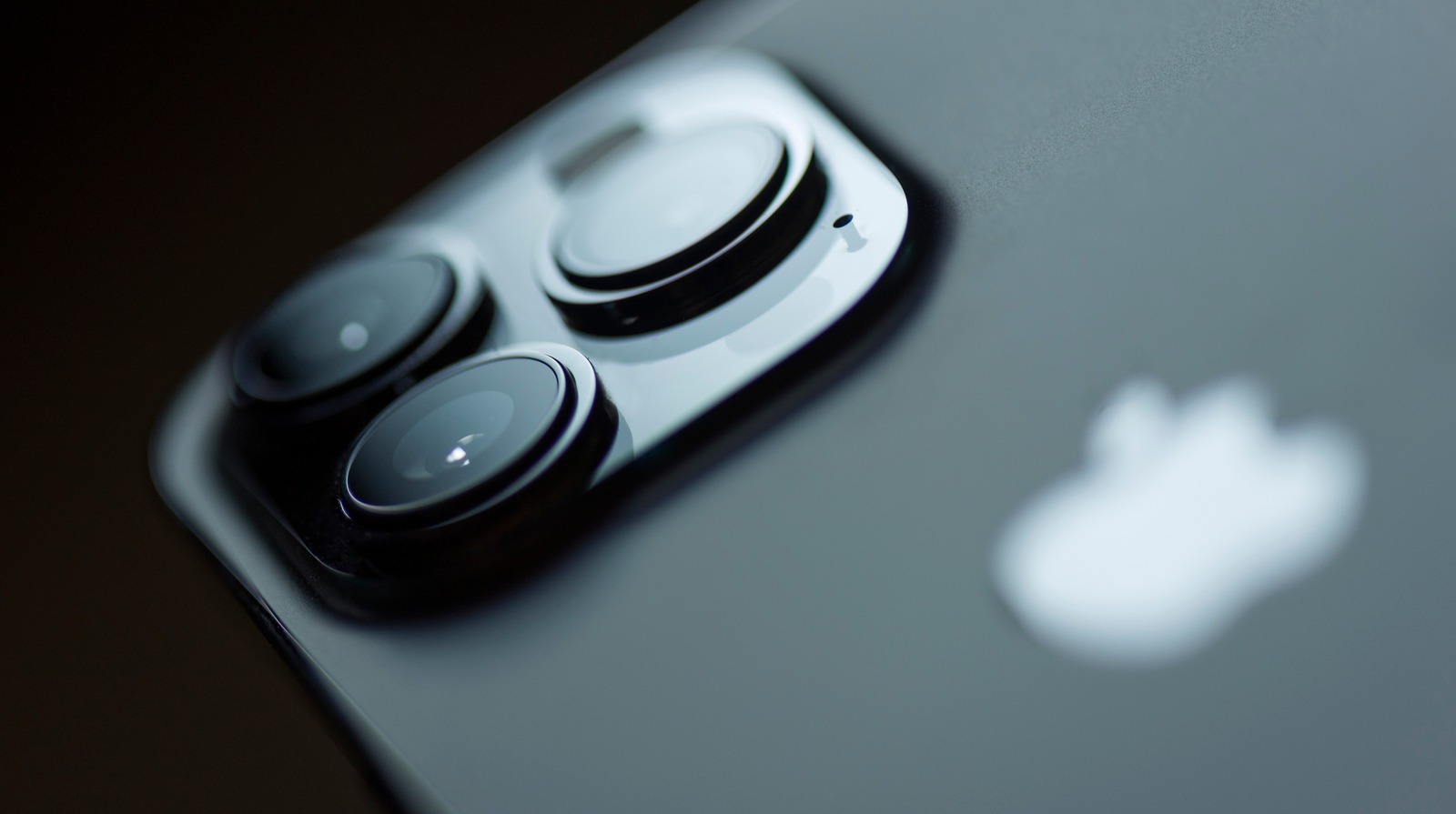 iPhone 14 Pro 'Floating Notch' Could Give Controversial Screen Change ...