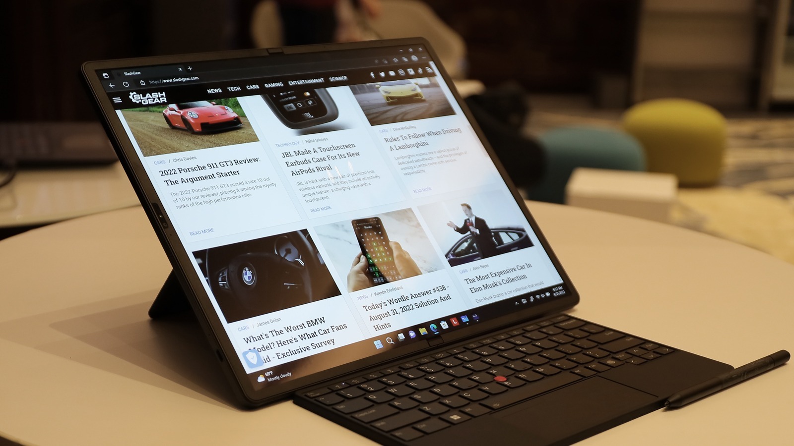 Lenovo ThinkPad X1 Fold (2022) First Look: This Feels Radical