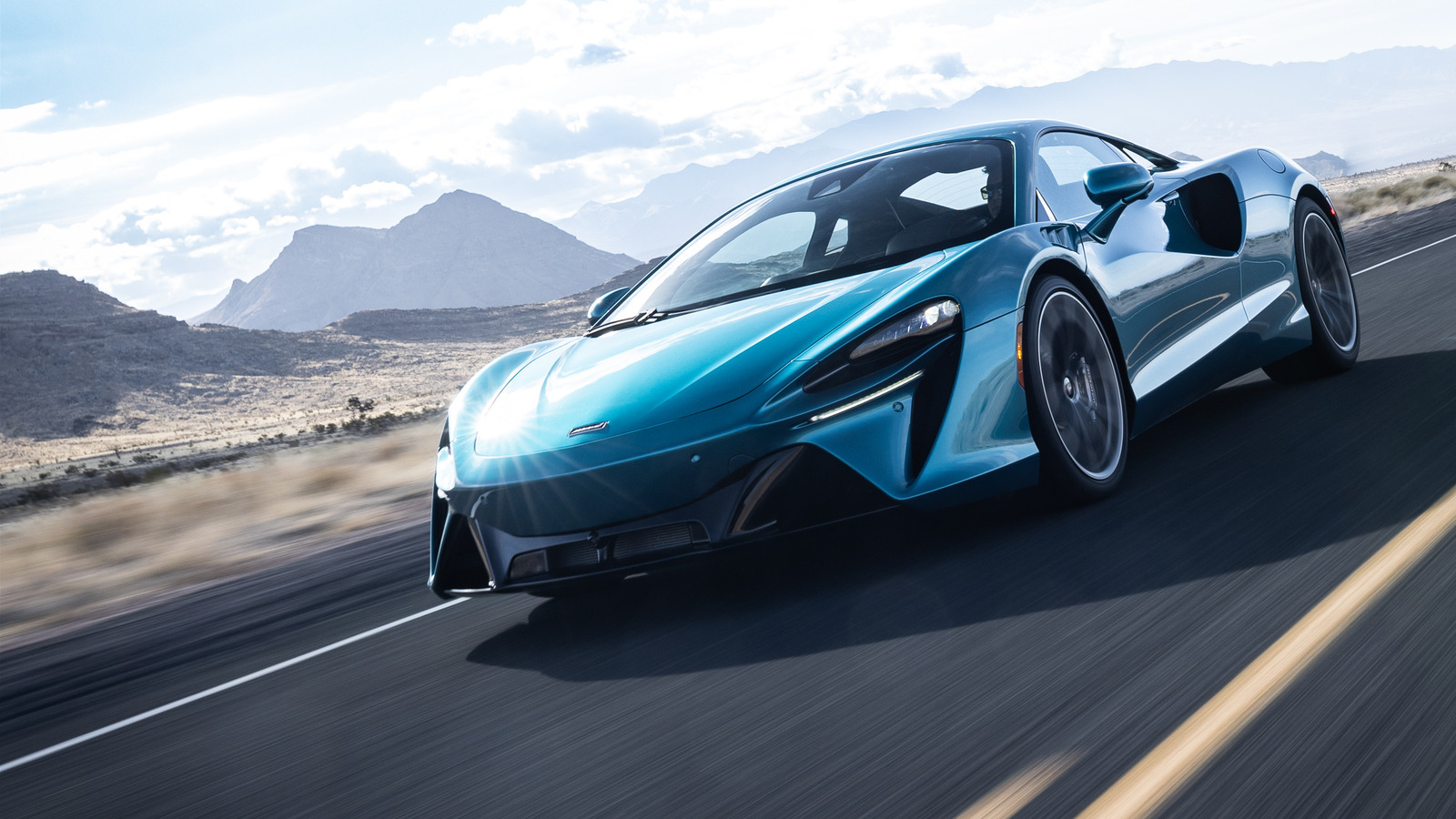 McLaren's Artura Rides On Pirelli's Smartest Tires