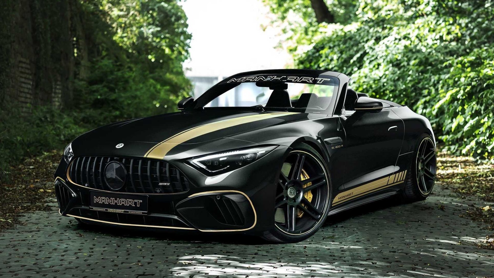 Mercedes-AMG SL Receives The Manhart Black-And-Gold Treatment