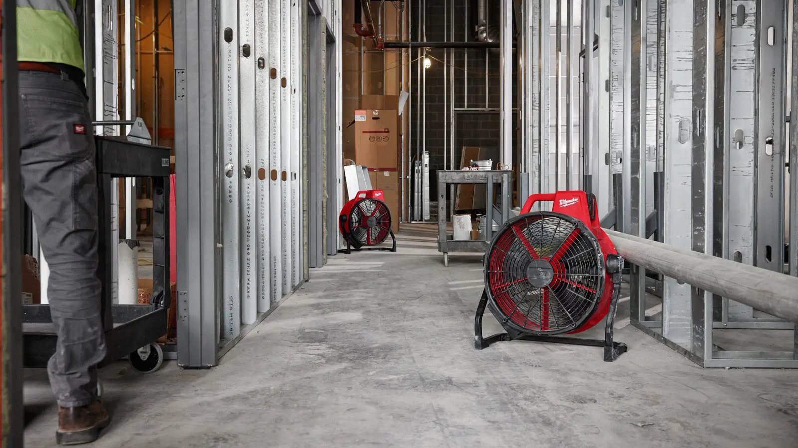 Milwaukee M18 Brushless 18-Inch Fan Vs. M18 Jobsite Fan Differences