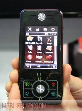 Motorola's Sexy Linux Smartphone - SlashGear