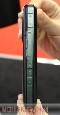 Motorola's Sexy Linux Smartphone - SlashGear