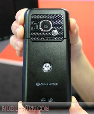 Motorola's Sexy Linux Smartphone - SlashGear