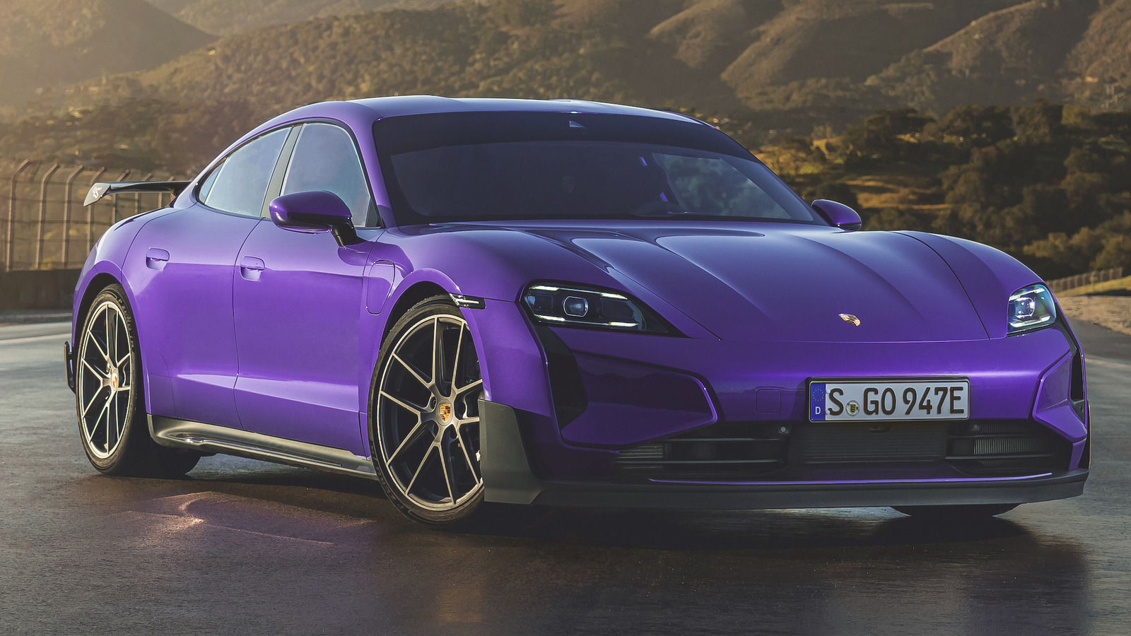 Porsche taycan 2 store
