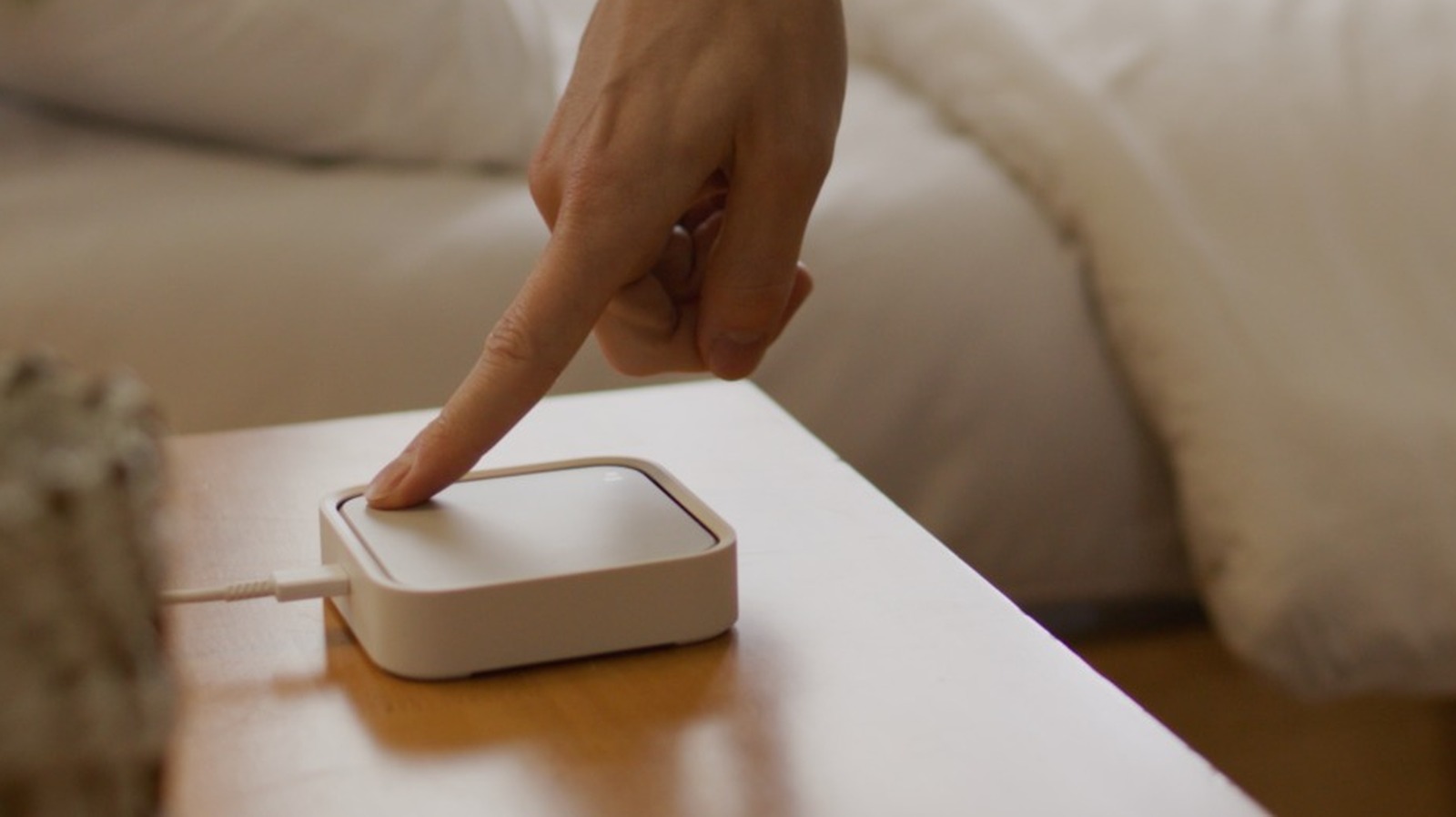 Samsung SmartThings Station Is A Matter Hub And Charging Pad In One