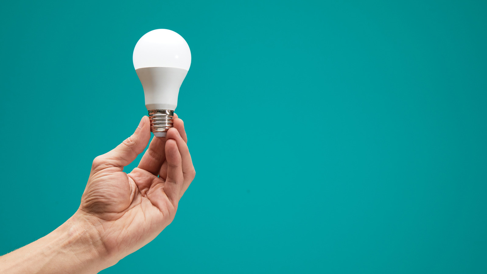 Smart Bulb Vs. Smart Switch: Which Is More Cost Effective For A Smart Home?
