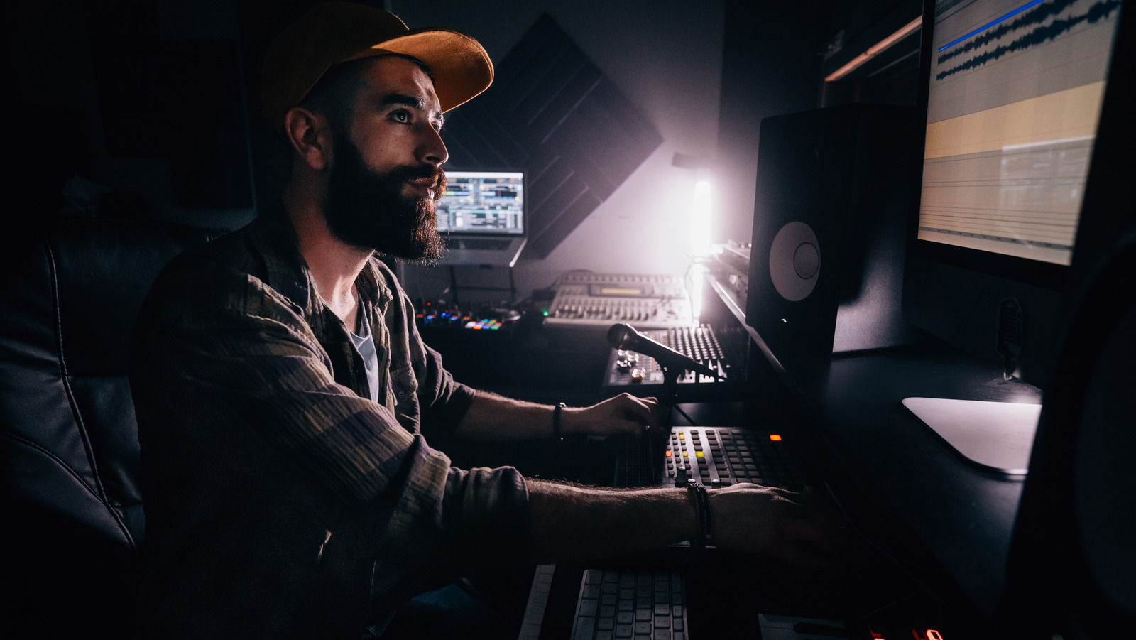 The 10 Best Studio Monitors For Home Recording